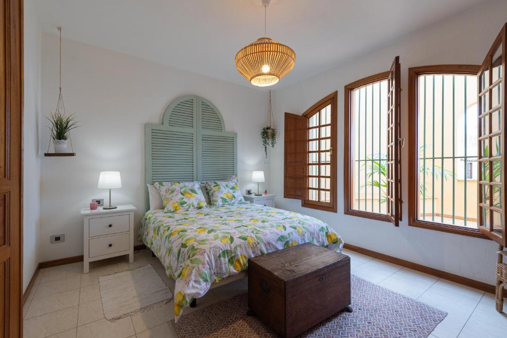 The Yellow House - Solarium - Climatized Pool, Gáldar (updated prices 2024)