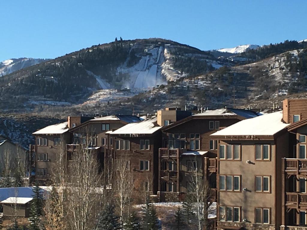 Crestview Large 2BR/2.5BA with loft, Park City (updated prices 2025)