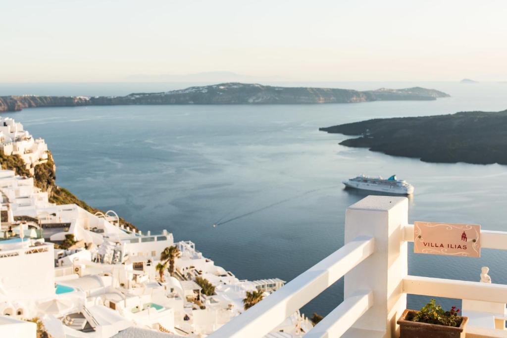 binaan plot tenang tenang air di tasik - Ian Cornish