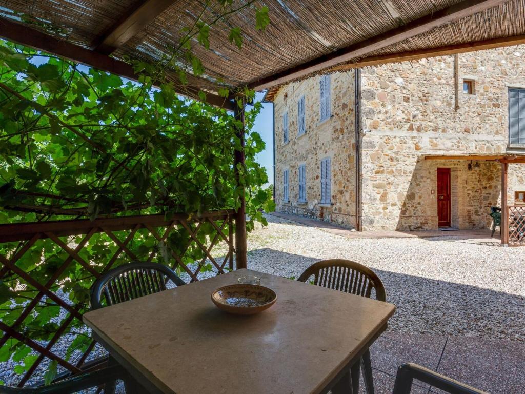 Apartment in Tuscany with Pool and Scenic Views, Casole dʼElsa ...