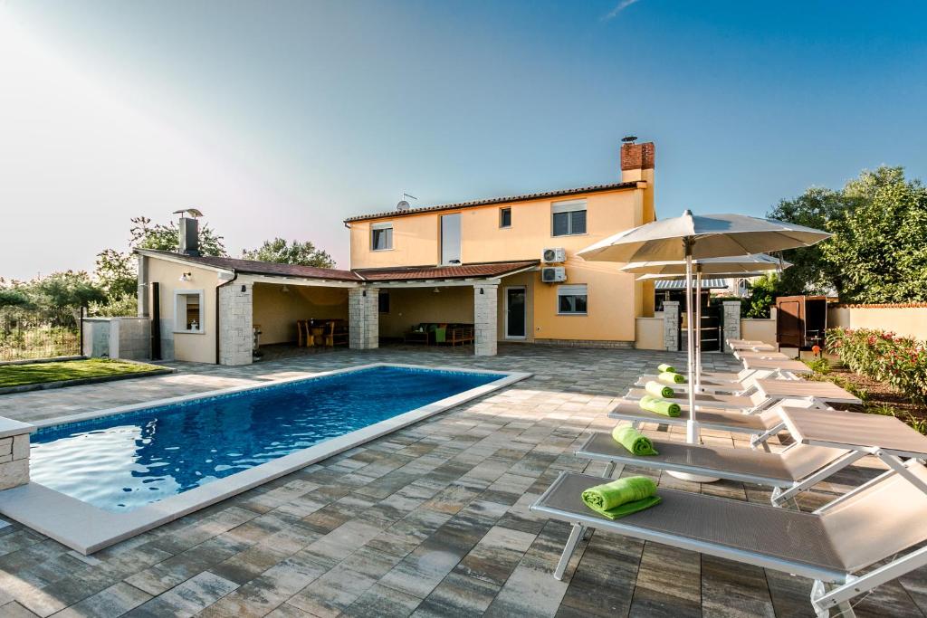 Casa Risolina 10 Pax Private Swimmingpool - Fasana