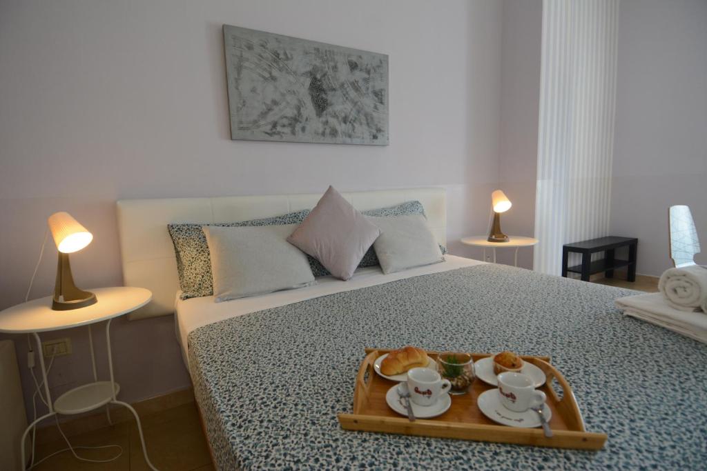 Lecce Stazione Centrale, Lecce (prezzi aggiornati per il 2026)