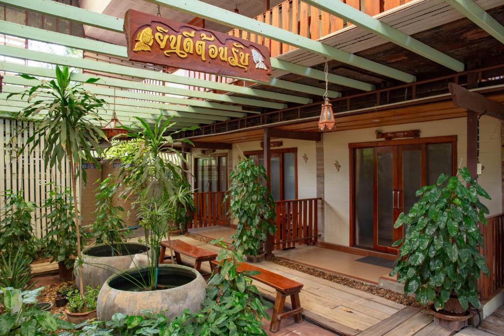Baan Kitsada, Amphawa (updated prices 2025)