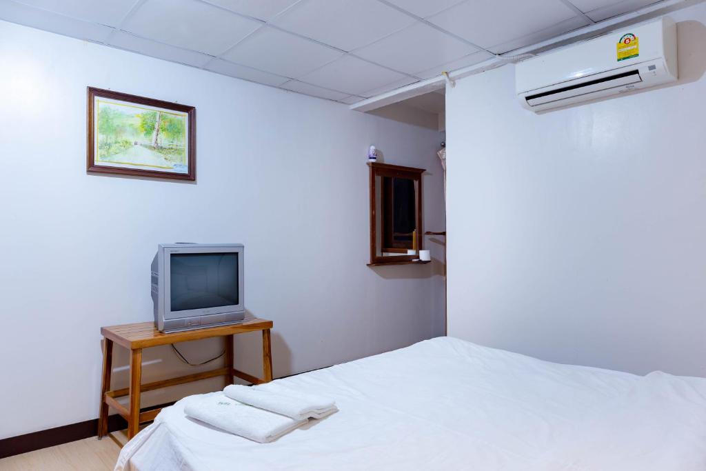 Baan Kitsada, Amphawa (updated prices 2025)