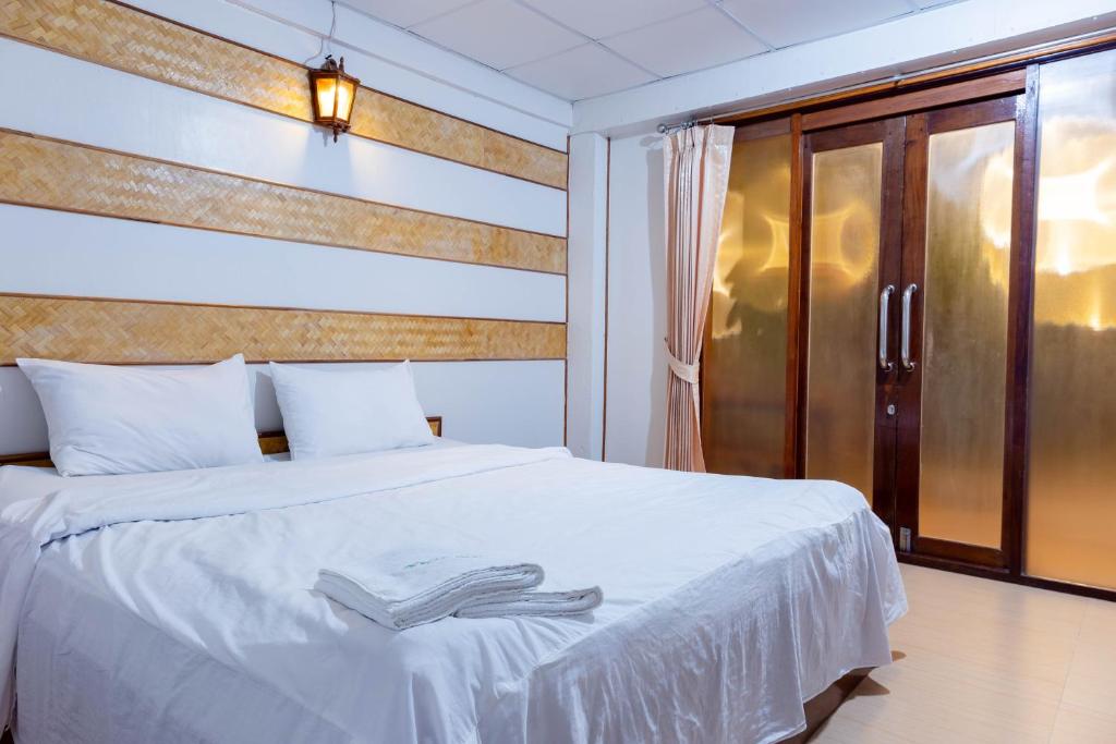 Baan Kitsada, Amphawa (updated prices 2025)