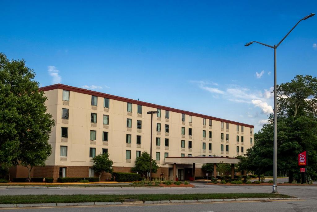 Red Roof Inn PLUS Boston - Mansfield - Foxboro, Mansfield – Updated ...