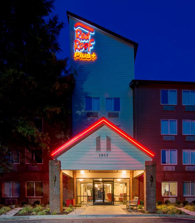 Red Roof Inn PLUS Raleigh Downtown NCSU Conv Center, Raleigh (updated ...