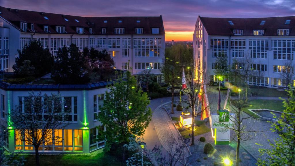 Holiday Inn Munich Unterhaching, an IHG Hotel, Unterhaching – Updated ...