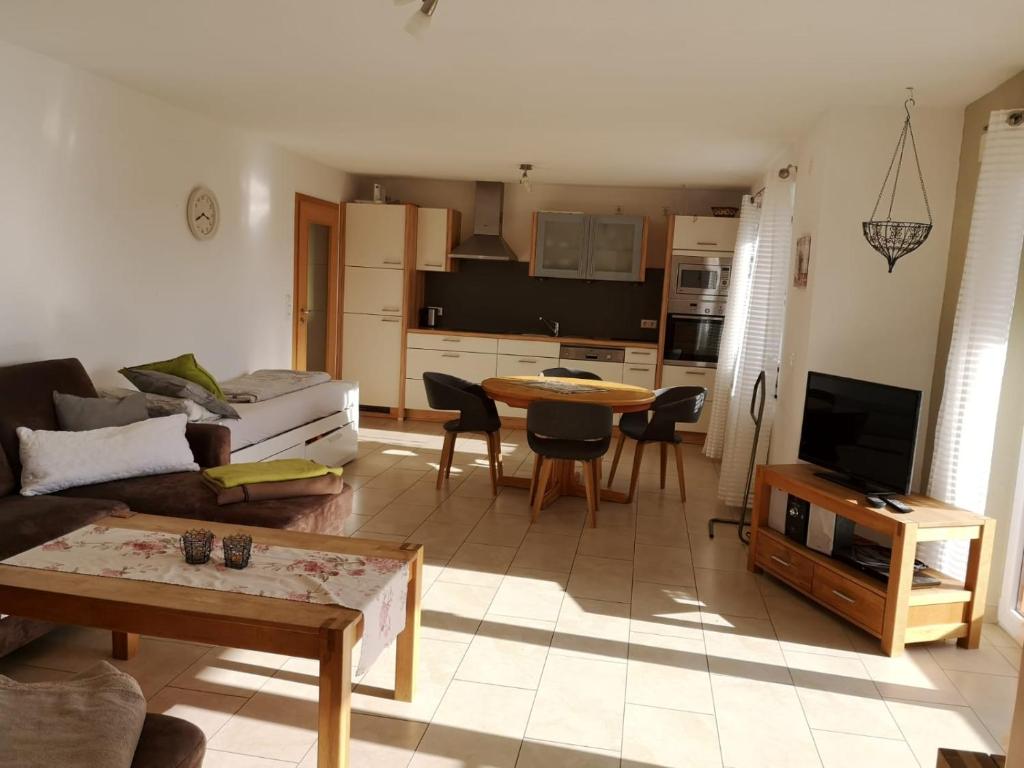 LandLebenLeuter, Glochen (updated prices 2026)