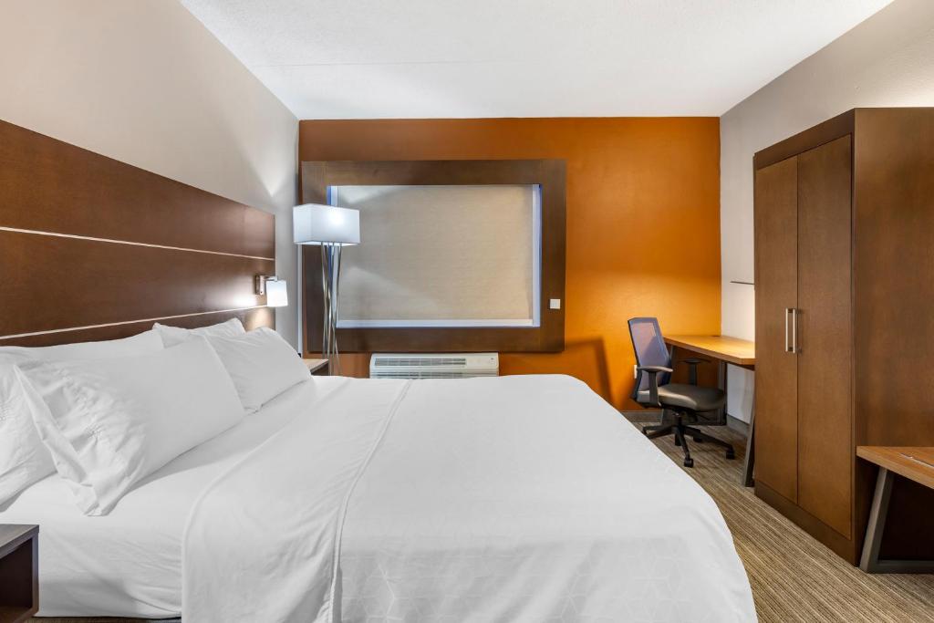 Holiday Inn Express Suites Branson