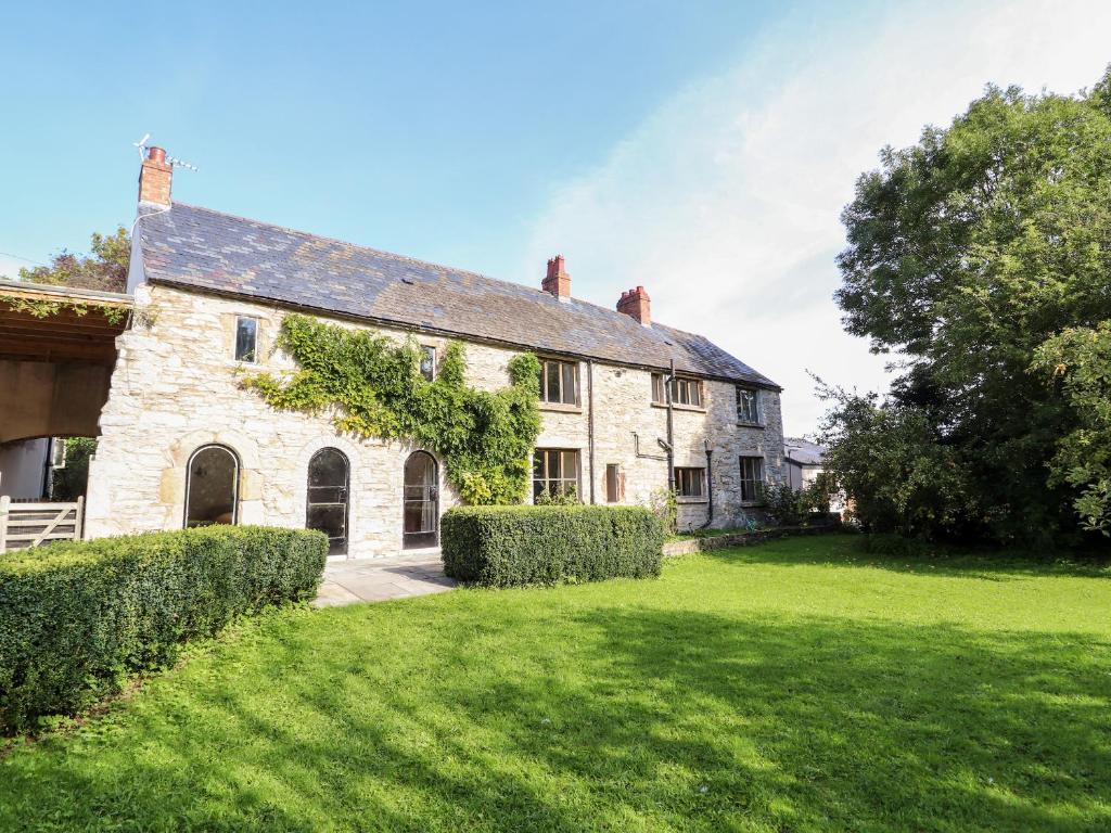 Abbey Cottage, Denbigh (updated prices 2026)