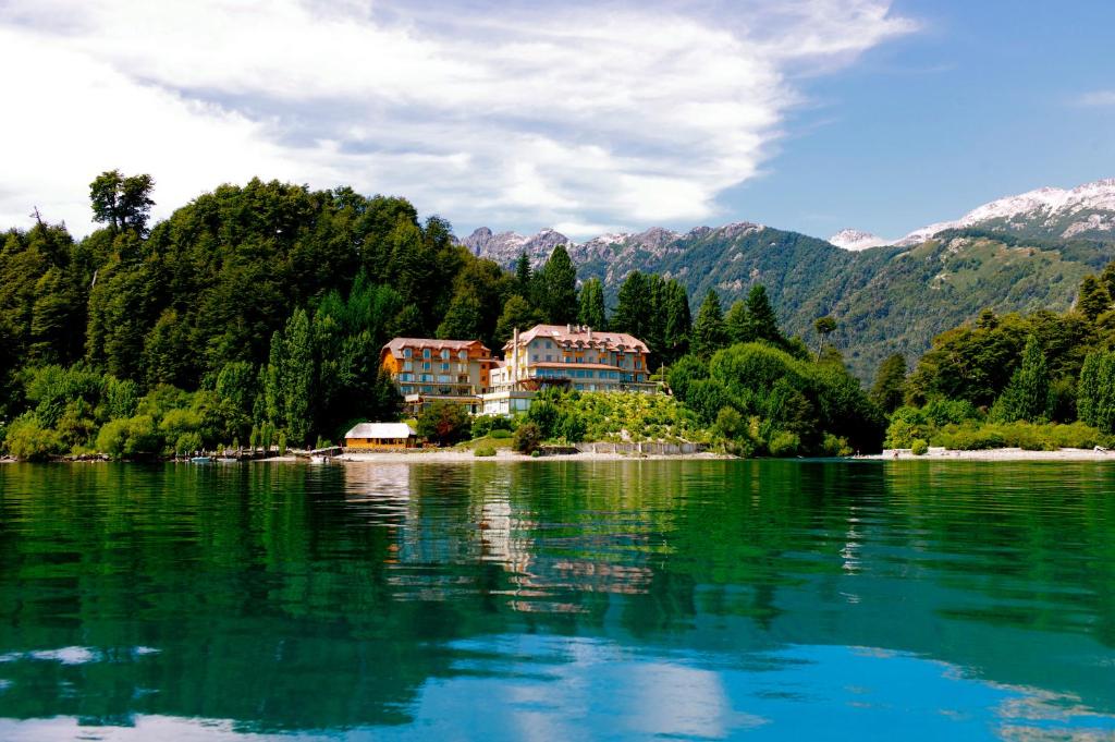 Correntoso Lake & River Hotel, Villa La Angostura (updated prices 2026)