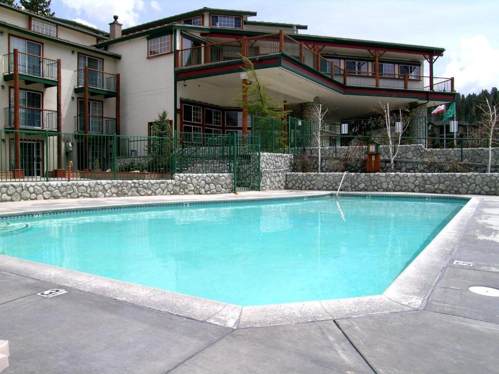 Holiday Inn Resort The Lodge at Big Bear Lake by IHG, Big Bear Lake ...