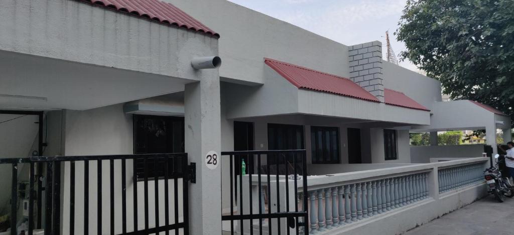 Sai Kutir Service Home 1 - Surat