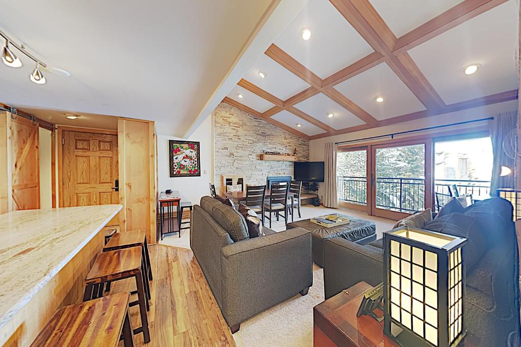 Timberline Condominiums 2 Bedroom plus Loft 3 Bath Deluxe Unit C3D ...