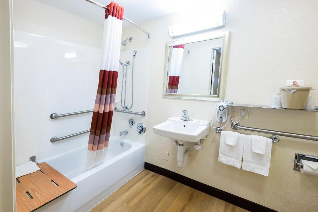 Red Roof Inn Huntington, Barboursville (updated prices 2025)