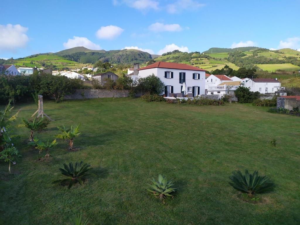 Fully equiped family Friendly House, next to the beaches in the Azorean ...