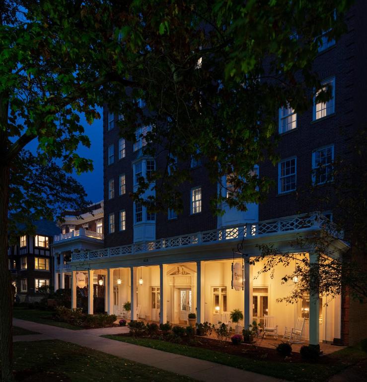Graduate by Hilton Evanston, Evanston (updated prices 2025)