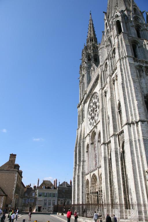 Le Parvis, Chartres (updated prices 2025)