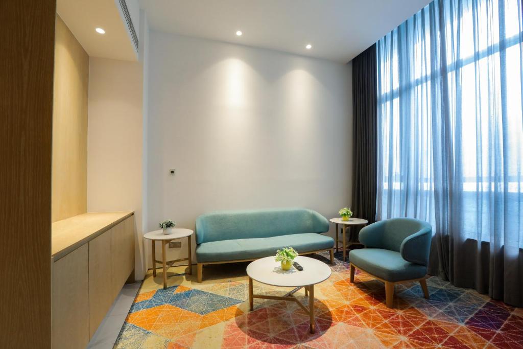 Holiday Inn Express Shanghai Songjiang Fangta by IHG, Songjiang ...