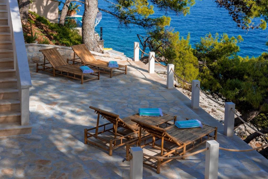 Luxury Beachfront Villa Brac Bliss with private pool at the beach on ...
