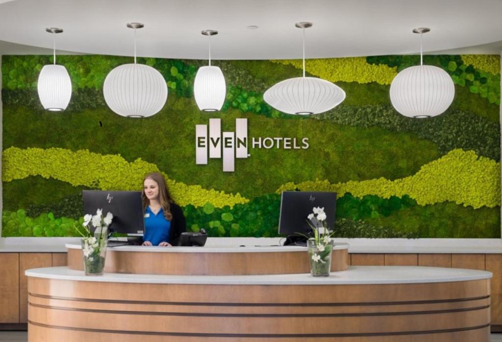 Even Hotels Logo