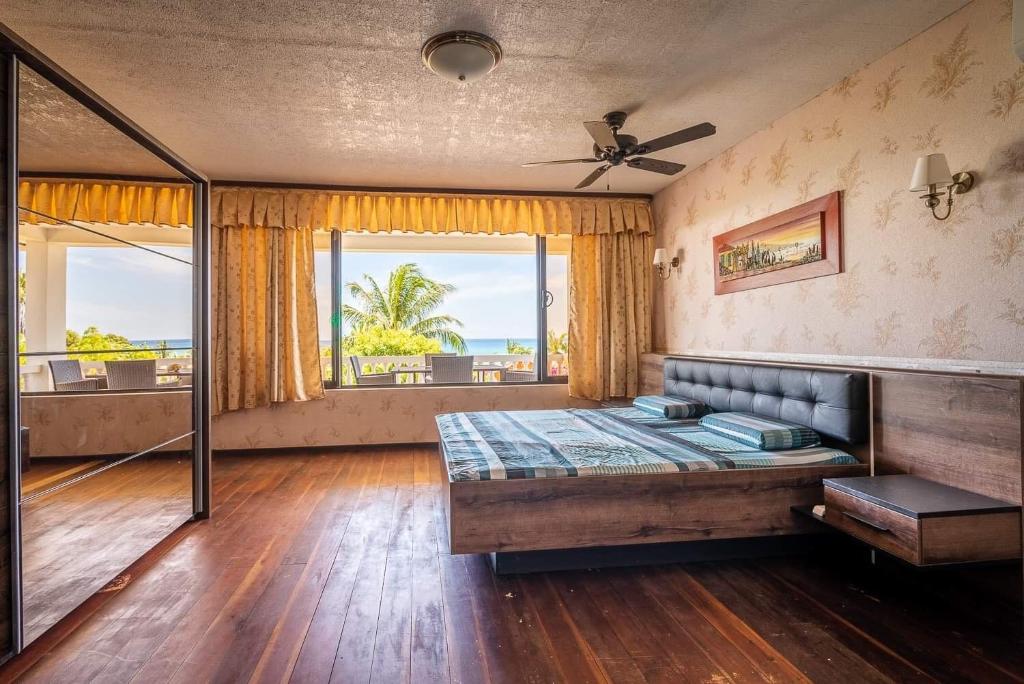 ALEXANDREA AZALEA CLIFF GARDEN RESORT(AZALEA GARDEN) (Filipinas Pooc ...