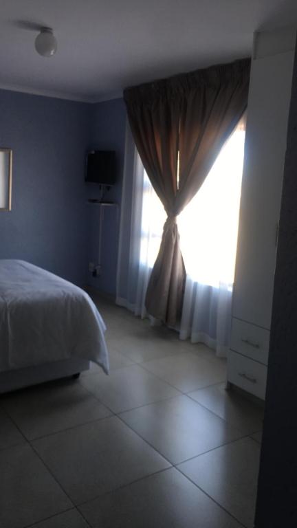 Dzuni Guesthouse, Johannesburg (updated prices 2026)