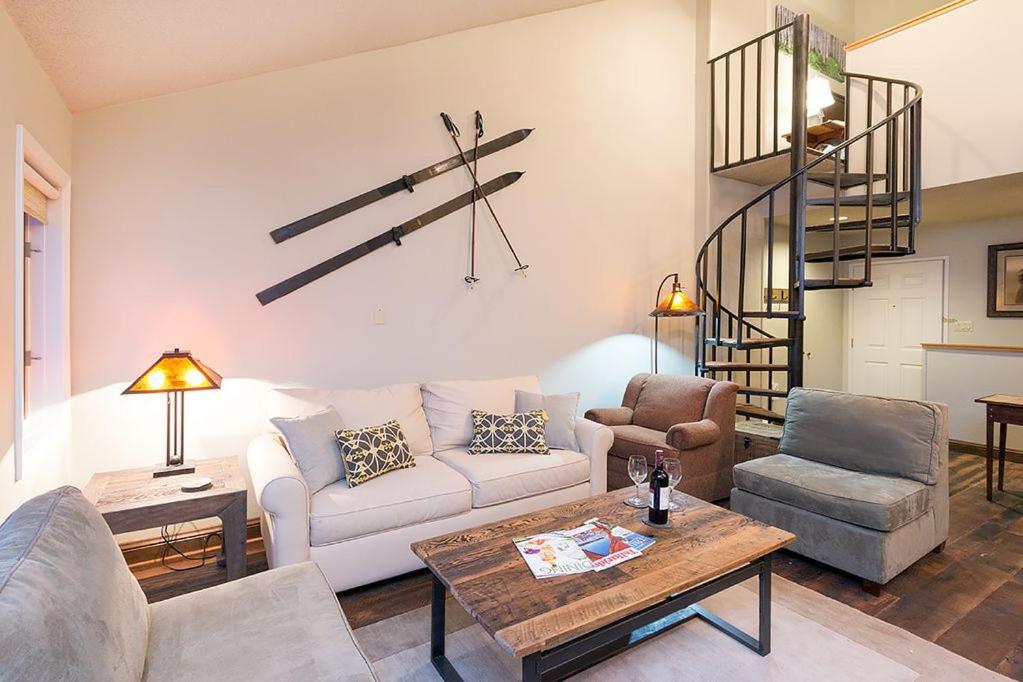 Lulu 6p Liftside Condo Walk To Town & Gondola 2 Bed + Loft, 2 Bath, Sleeps 6 - Telluride, CO