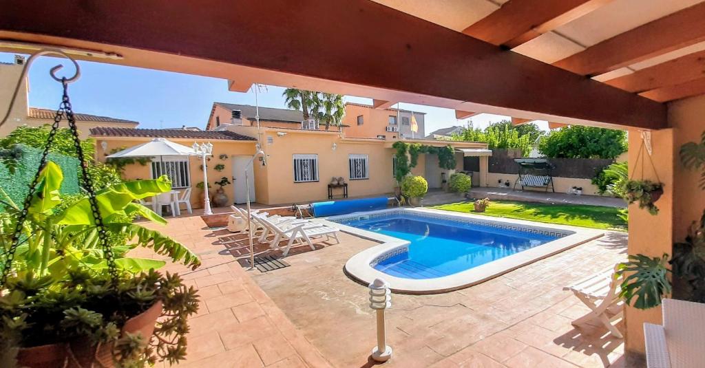 Chalet con piscina privada y barbacoa, Tarragona – Precios actualizados ...
