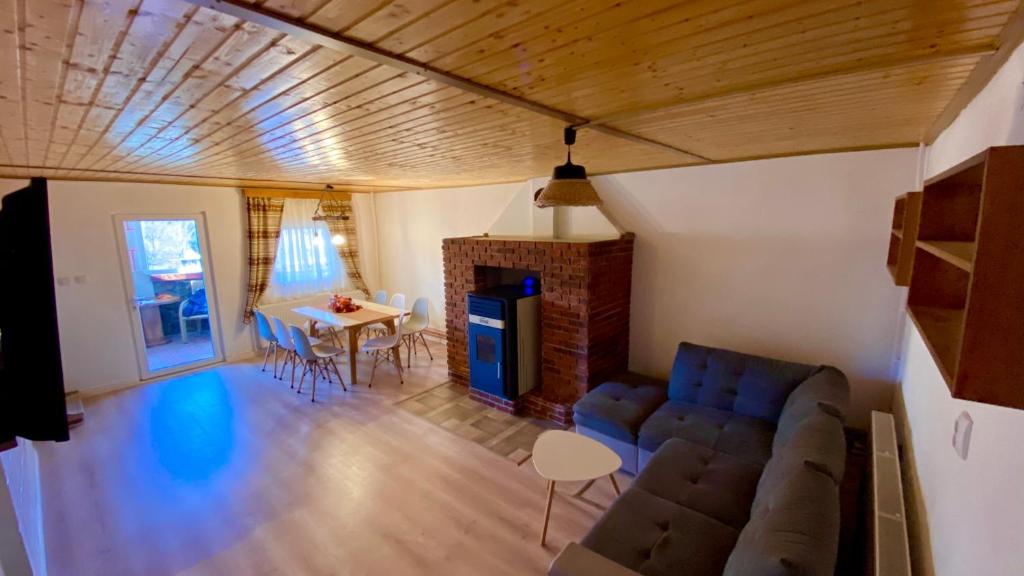 Cabana din Poiana Valiug in Valiug