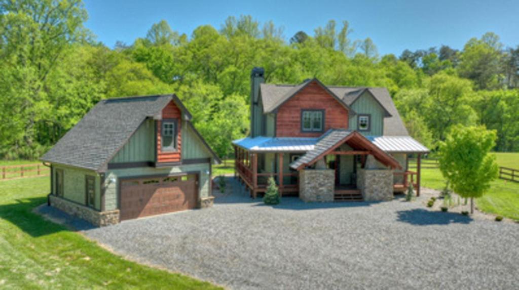 Firefly Farmhouse - Riverfront Modern 2 Bedroom w loft, Blue Ridge ...