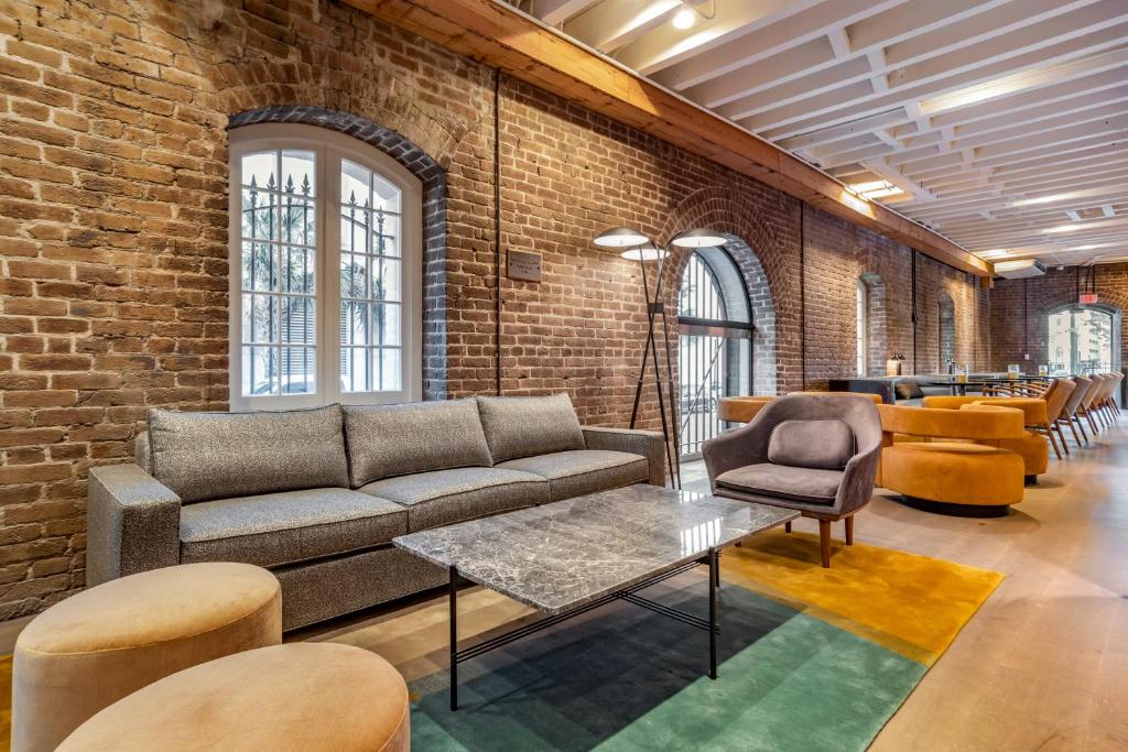 ONE11 Hotel, New Orleans (updated prices 2025)