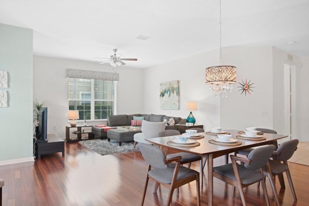 Stylish Vista Cay Luxury Oasis Near all Theme Parks walk to the ...