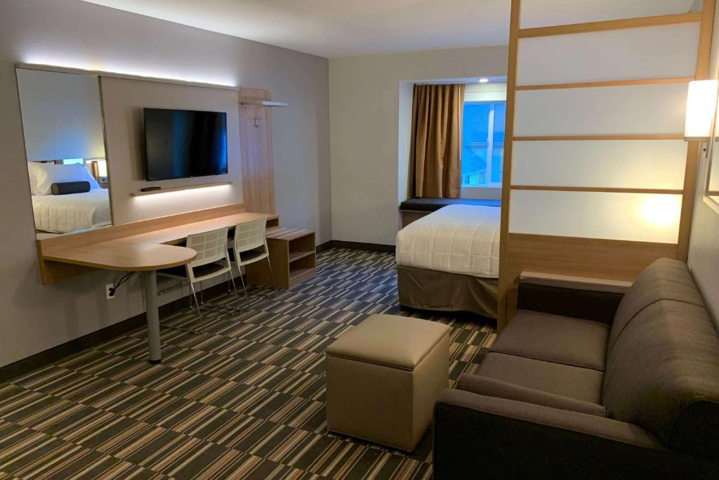 Microtel Inn & Suites by Wyndham Georgetown Lake, Georgetown (updated ...