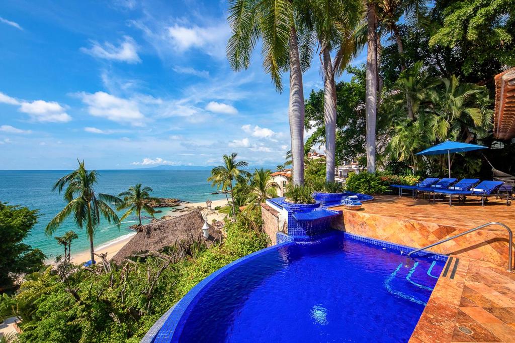 Villa In Conchas Chinas Sleeps 10 With Pool And Air Con - Puerto Vallarta