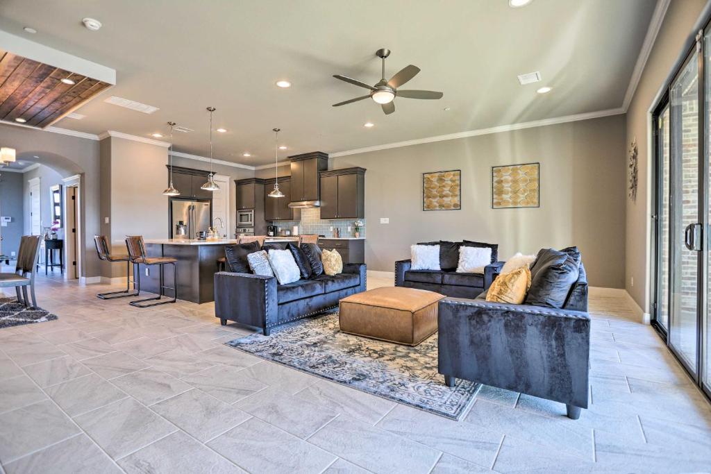 Modern Lake Conroe Escape with Grill and Boat Slip!, Montgomery ...