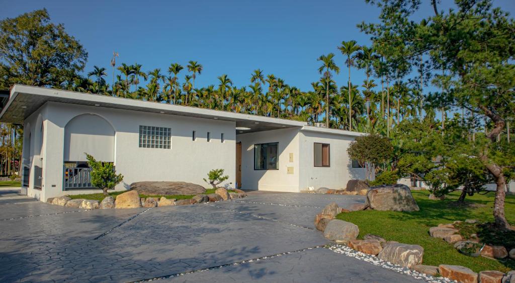 Changxing White House-Sun Moon Lake, Yuchi (updated prices 2025)