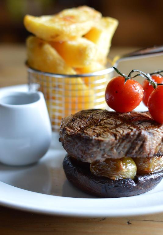 The Walnut Tree Inn, Northampton (updated prices 2025)