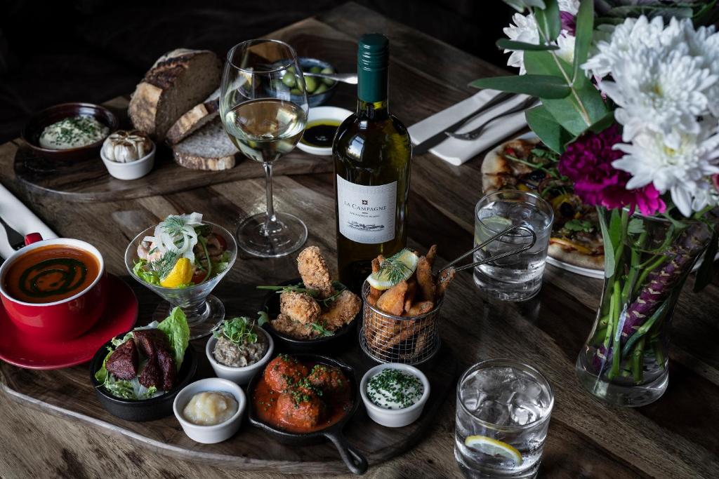 The Walnut Tree Inn, Northampton (updated prices 2025)