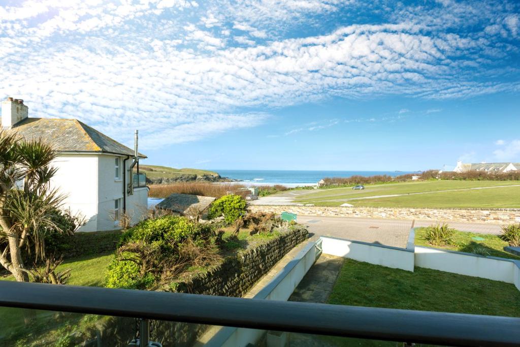 Apartment by the beach, sea views, St Merryn (updated prices 2024)