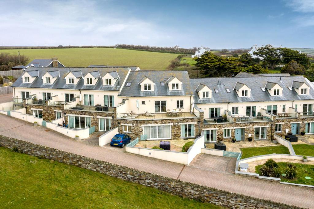 LUXURY apartment, by the beach, sea views, St Merryn – Updated 2023 Prices