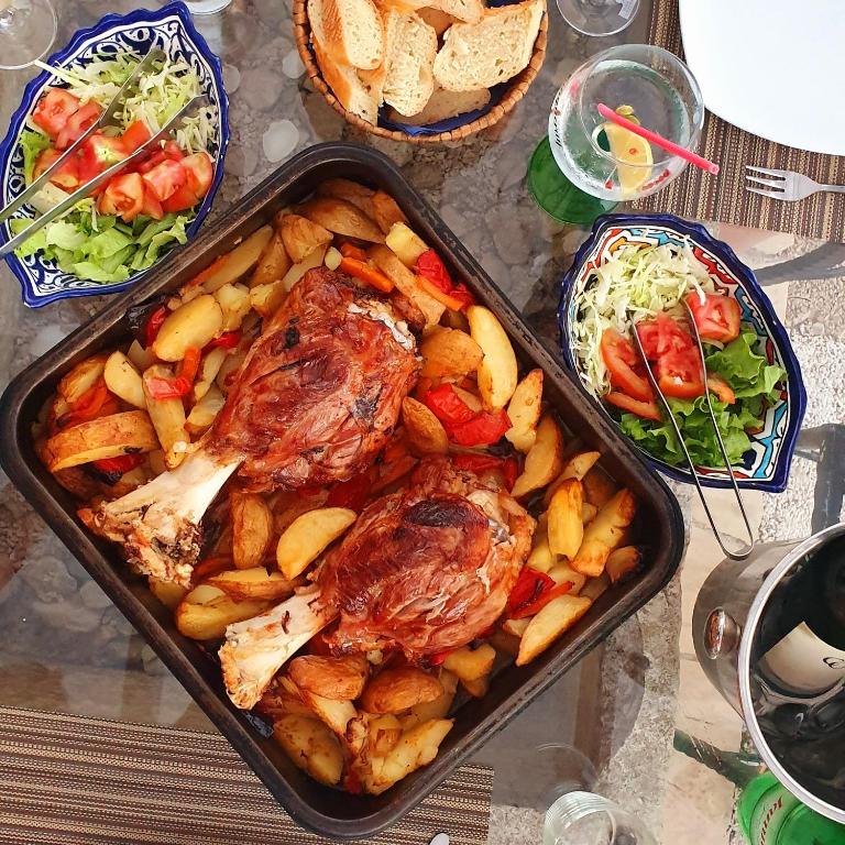 Villa Rava Hotel & restaurant, Rava (updated prices 2025)