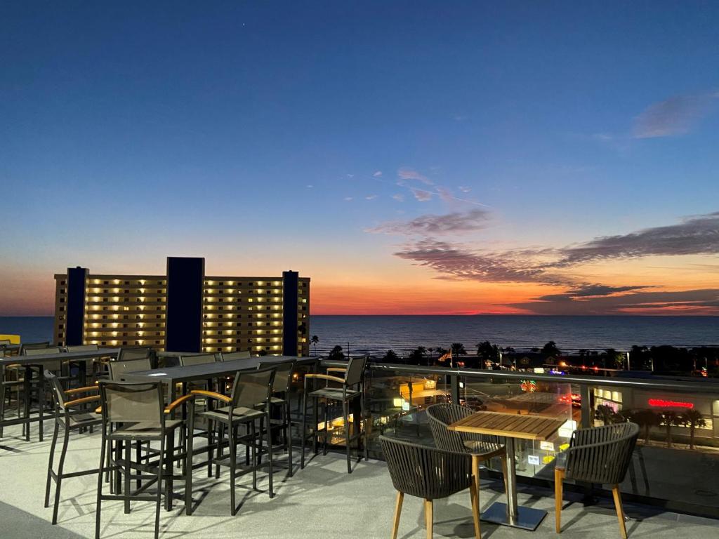 Cambria Beach Hotels