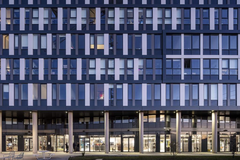 ECLA Paris Massy Palaiseau, Palaiseau (updated prices 2025)