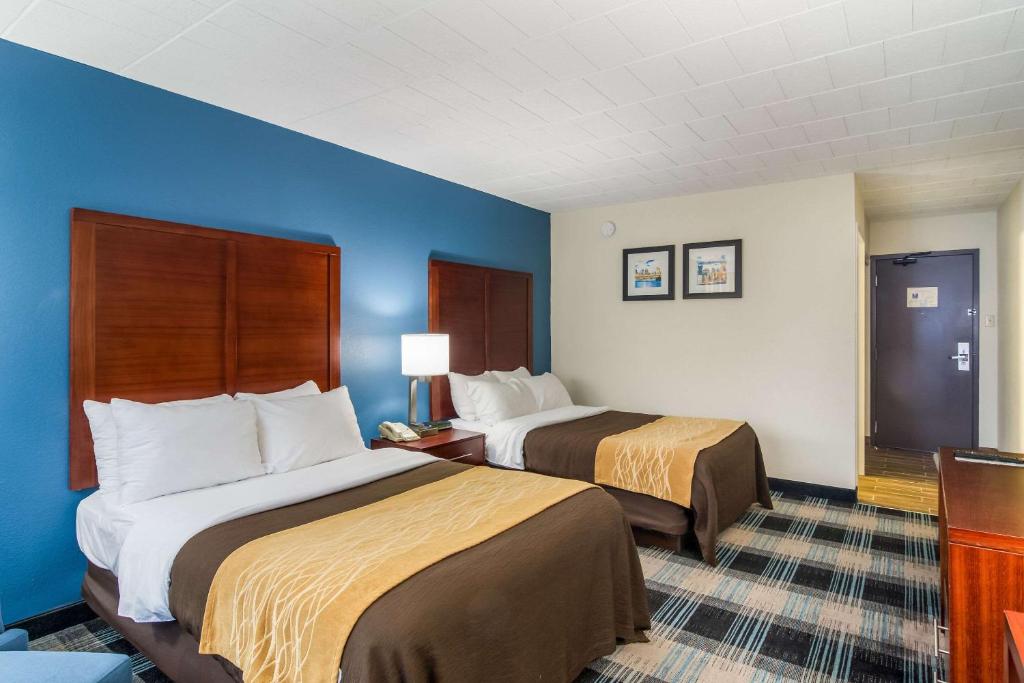 Comfort Inn & Suites - Pittsburgh North, Montrose Hill (updated prices ...