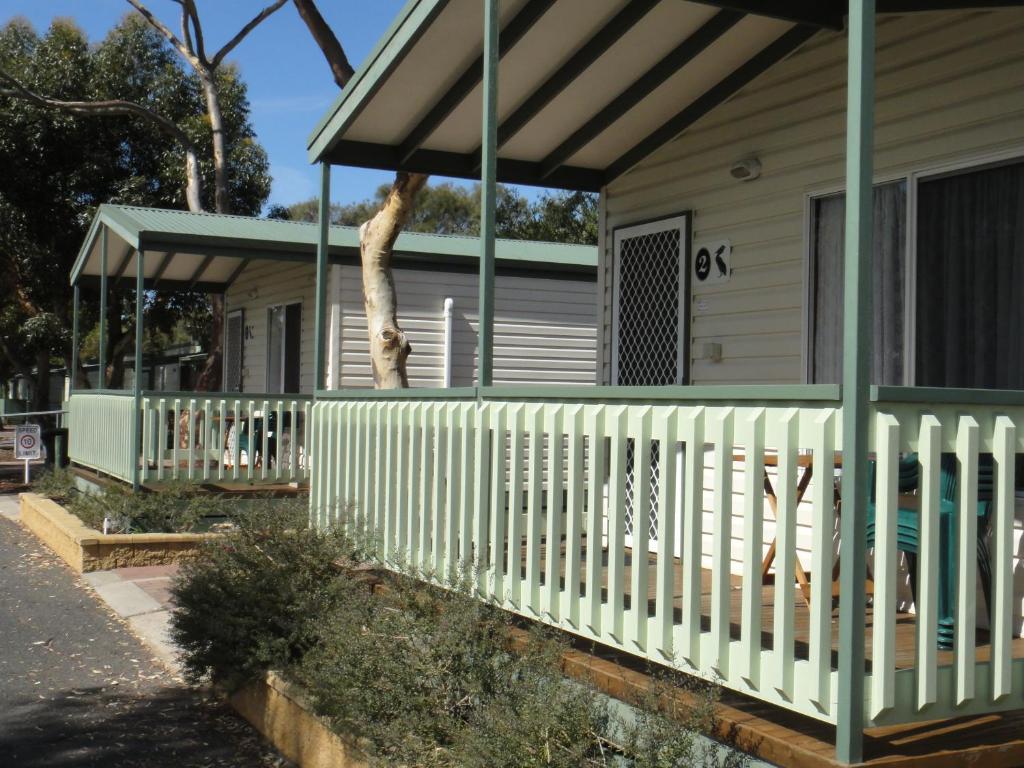 Lake Albert Caravan Park, Meningie (updated prices 2025)