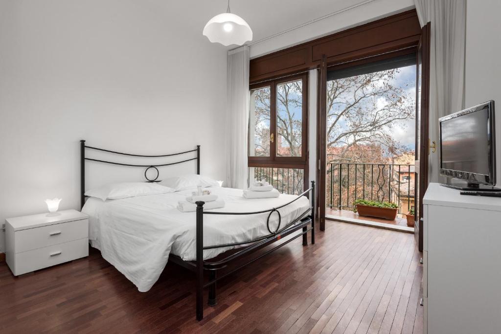 Flats4Rent Lucia, Verona (updated prices 2026)