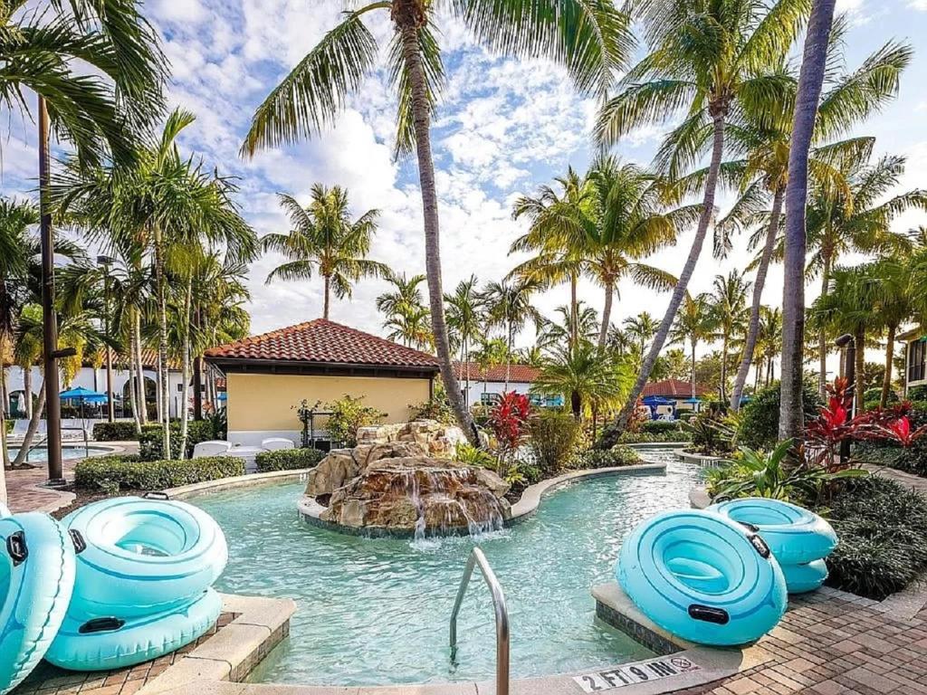 Naples Bay Beach Resort