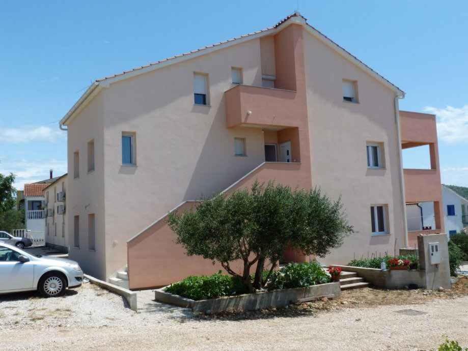 Paško Peaceful, Comfortable Apt. With Sea View - Primošten